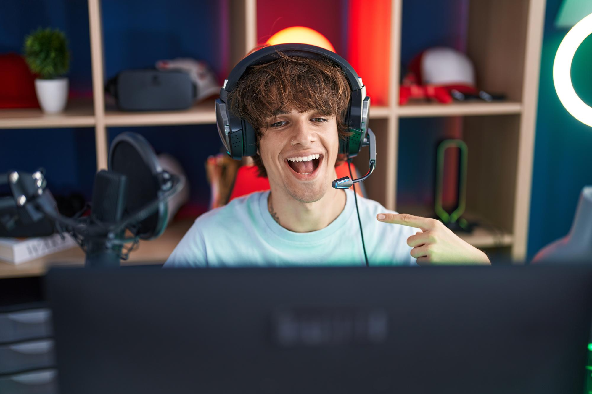 How to Land Your First Brand Deal as a Streamer: Pitching, Negotiating ...